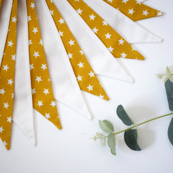 Mustard Star and White Bunting – Oscar and Tilly